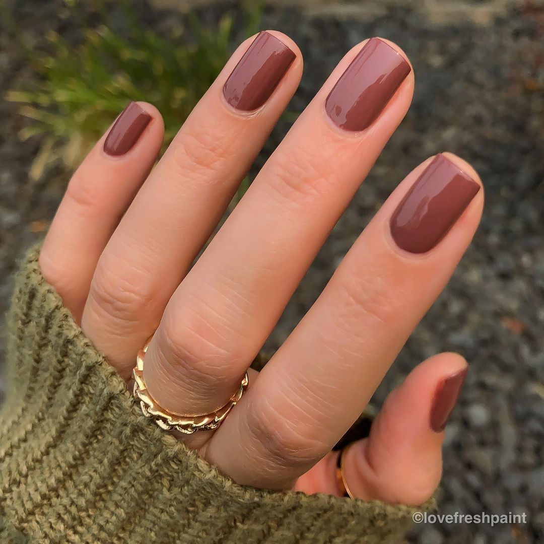 CND VINYLUX | Warm Brown Nail Polish | Toffee Talk #428 – cndonline.co.nz